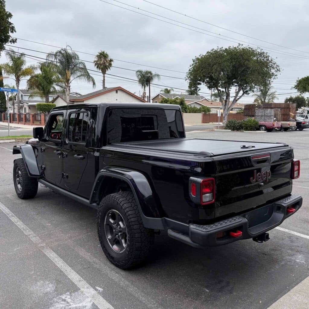 Jeep Gladiator Aluminum Retractable Bed Cover by OuO Pickup Cover