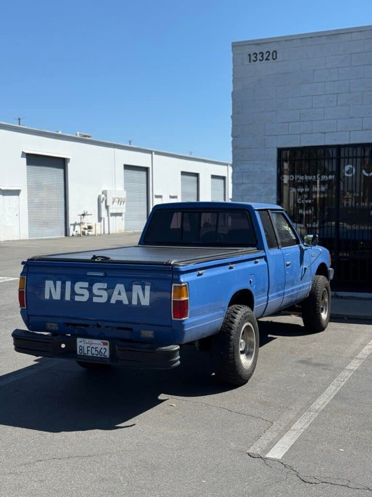 OuO Aluminum Retractable Bed Cover For Nissan Frontier 6ft